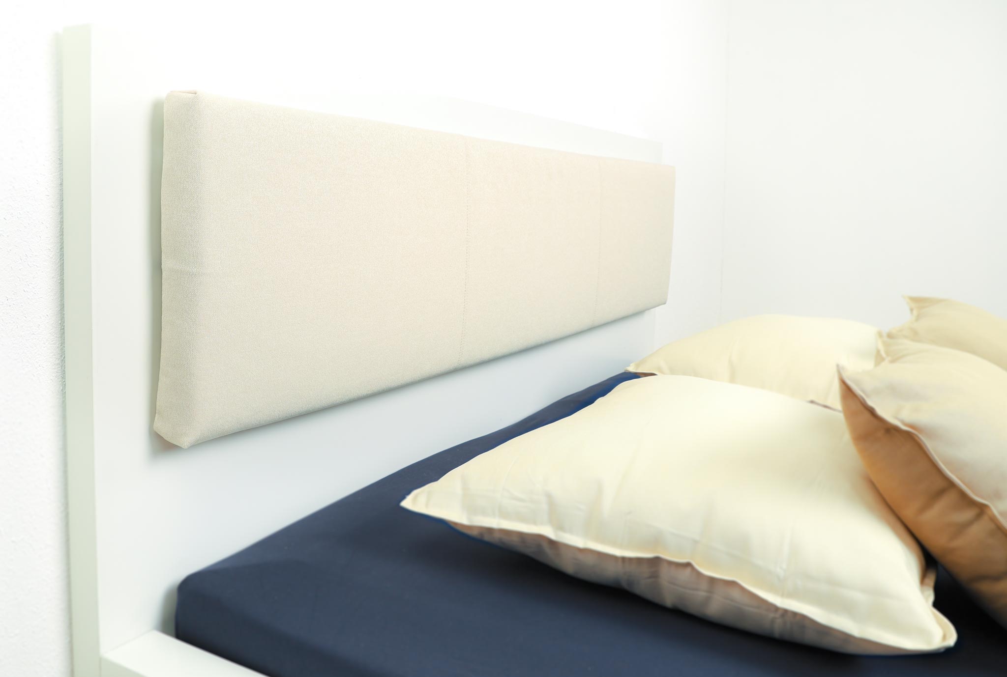 BETT WANDKISSEN TRITON [CORE] – KOMBINAT II